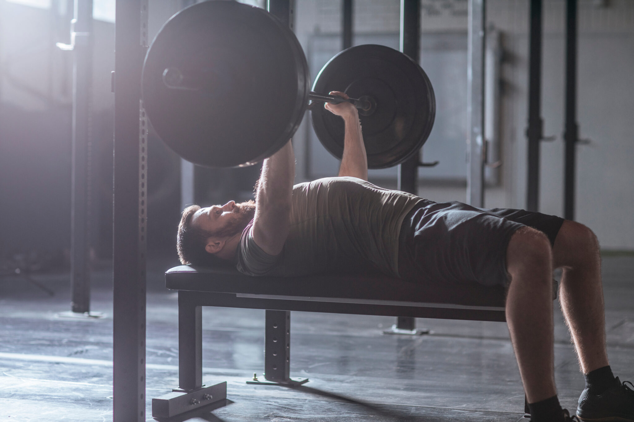 Bench Press – Elbows In vs Out? – Gym Plan Workouts App